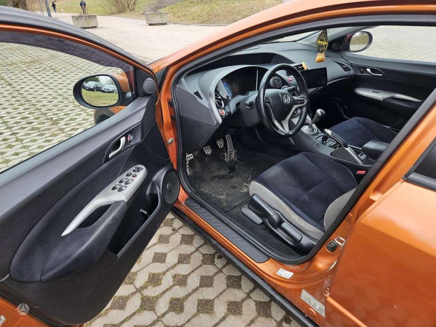 Oranžs Honda Civic 2008 Viļņa, ar dzinēja tilpumu 1.80 L un nobraukumu 248 tūkst. km par 1100 €, foto 24 vietnē AUTOMOTO.COM.LV