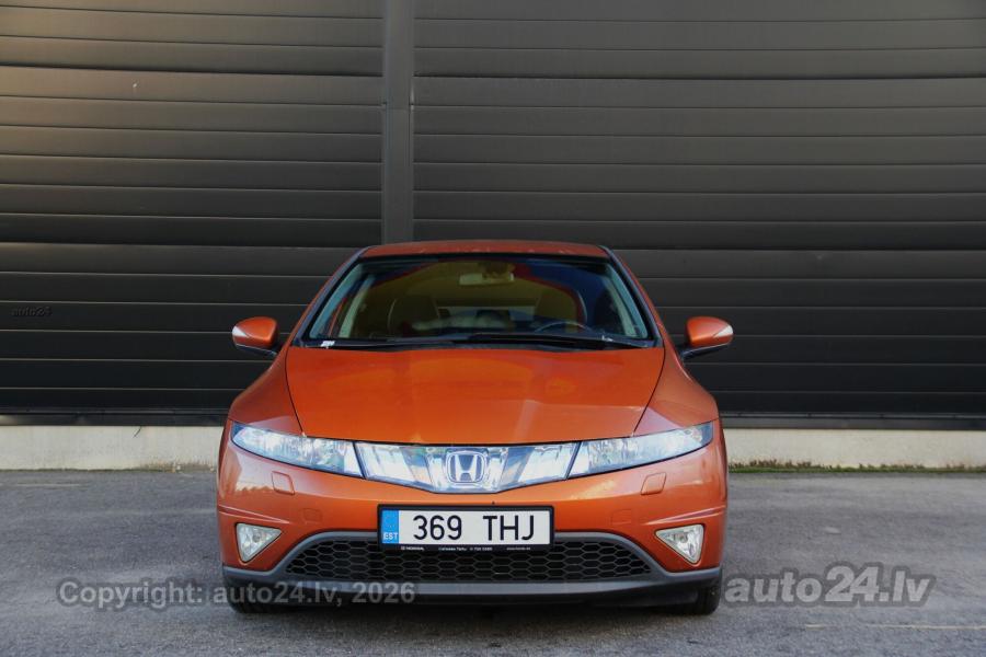 Orange Honda Civic 2009 in Tartu, with an engine capacity of 1.80 L and mileage of 210 thousand km for 2750 €, photo 3 on AUTOMOTO.COM.LV