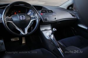 Orange Honda Civic 2009 in Tartu, with an engine capacity of 1.80 L and mileage of 210 thousand km for 2750 €, photo 10 on AUTOMOTO.COM.LV