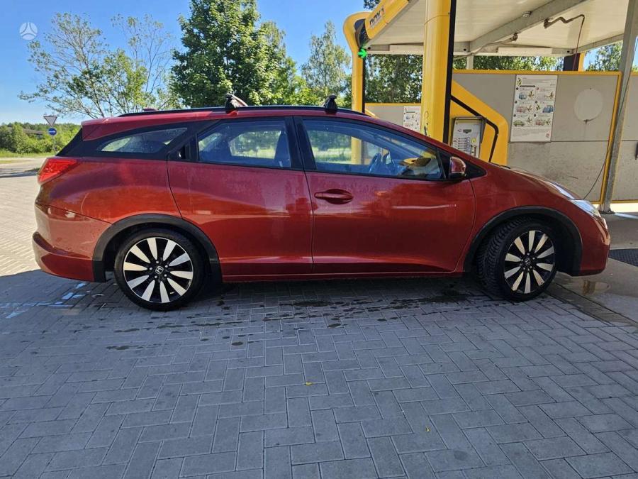 Orange Honda Civic 2015 in Radviliskis, with an engine capacity of 1.60 L and mileage of 290 thousand km for 3900 €, photo 7 on AUTOMOTO.COM.LV