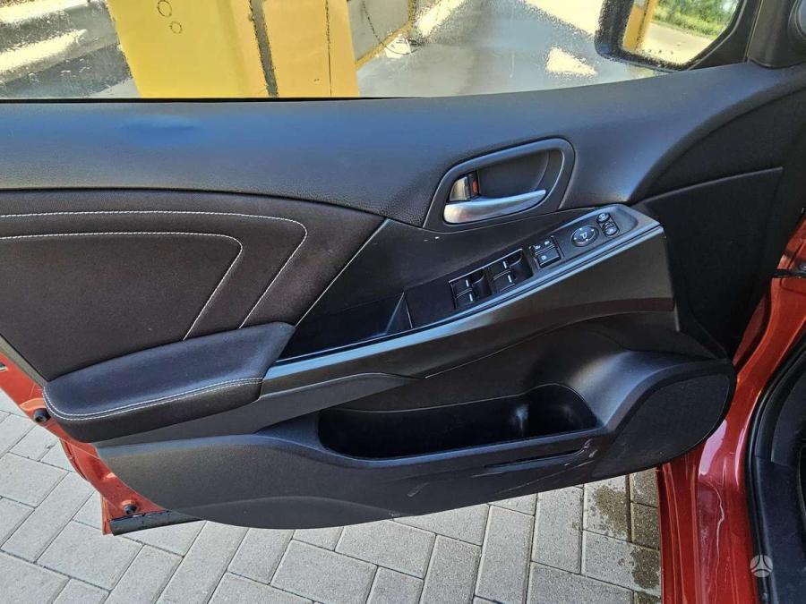 Orange Honda Civic 2015 in Radviliskis, with an engine capacity of 1.60 L and mileage of 290 thousand km for 3900 €, photo 15 on AUTOMOTO.COM.LV