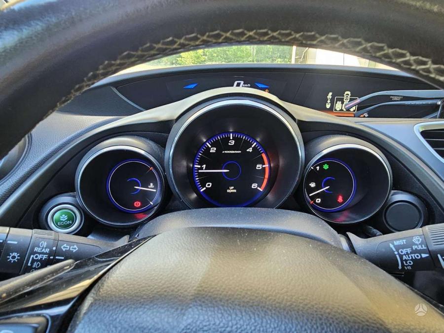 Orange Honda Civic 2015 in Radviliskis, with an engine capacity of 1.60 L and mileage of 290 thousand km for 3900 €, photo 16 on AUTOMOTO.COM.LV