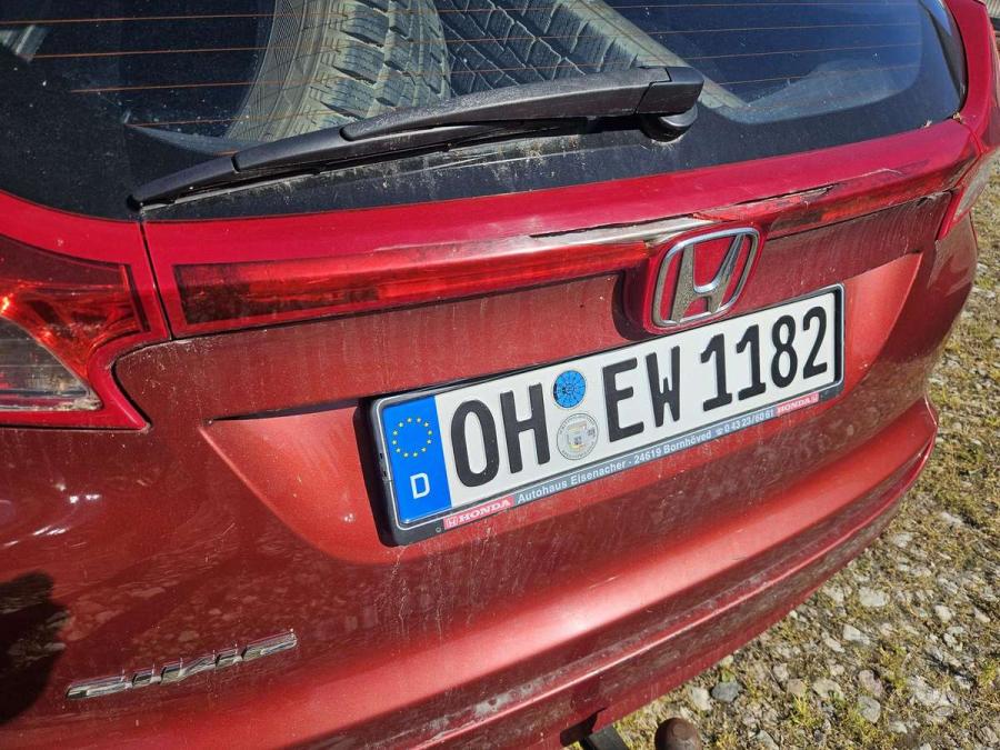 Orange Honda Civic 2015 in Radviliskis, with an engine capacity of 1.60 L and mileage of 290 thousand km for 3900 €, photo 18 on AUTOMOTO.COM.LV