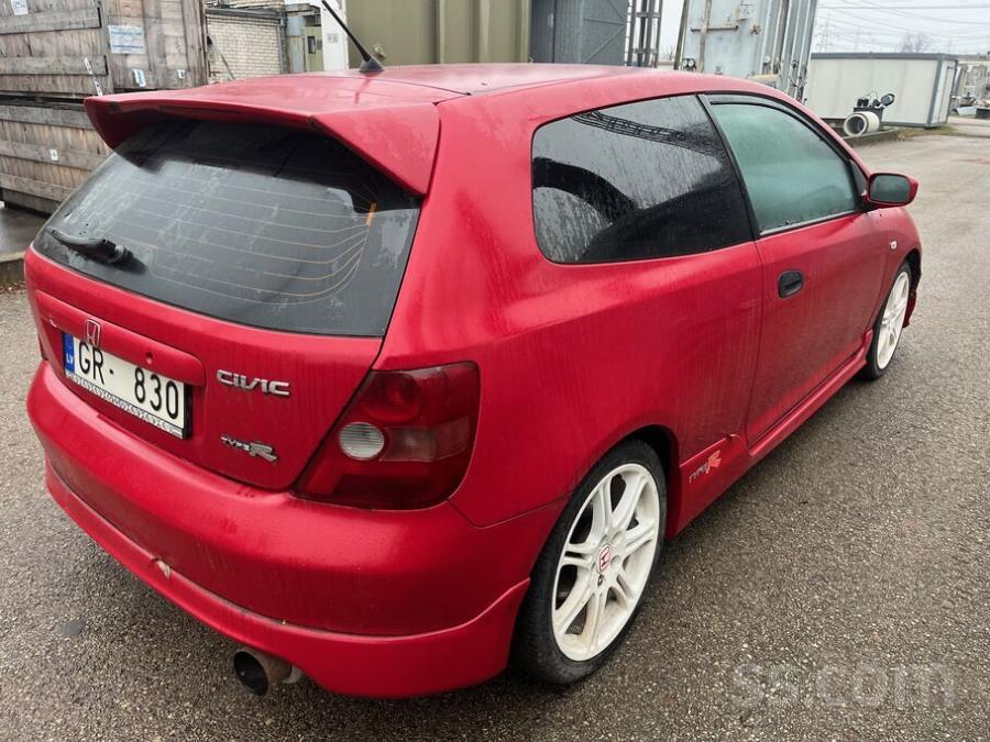Red Honda Civic 2003 in Riga, with an engine capacity of 2.00 L and mileage of 377 thousand km for 4350 €, photo 2 on AUTOMOTO.COM.LV