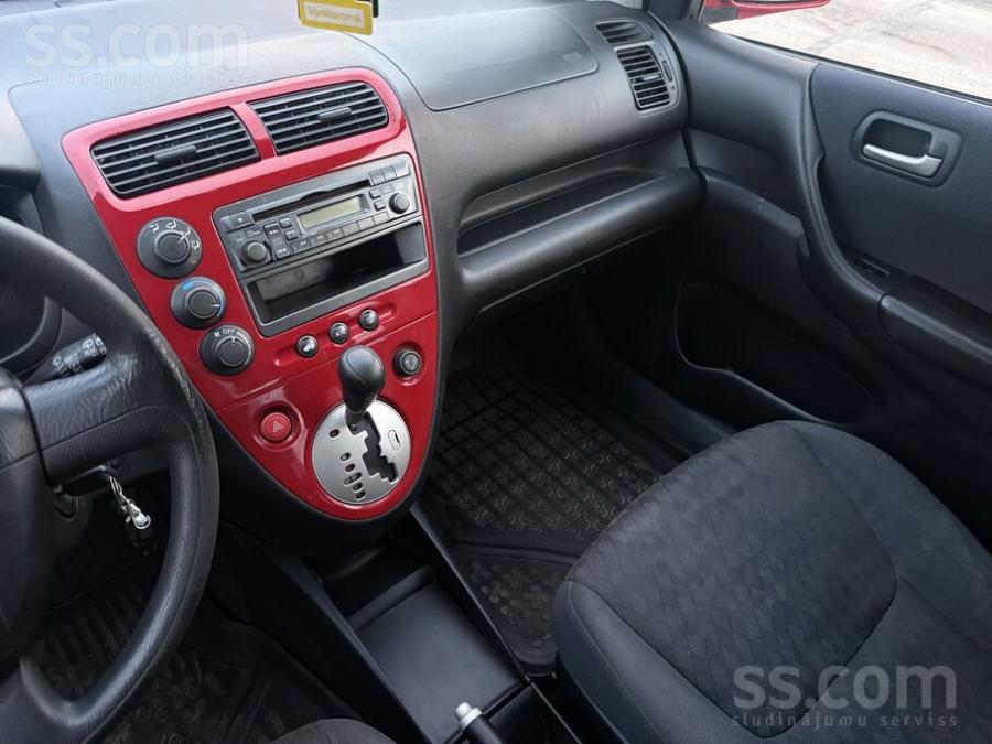 Red Honda Civic 2003 in Riga, with an engine capacity of 1.60 L and mileage of 294 thousand km for 310 €, photo 7 on AUTOMOTO.COM.LV