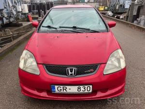 Red Honda Civic 2003 in Riga, with an engine capacity of 2.00 L and mileage of 377 thousand km for 4390 €, photo 7 on AUTOMOTO.COM.LV