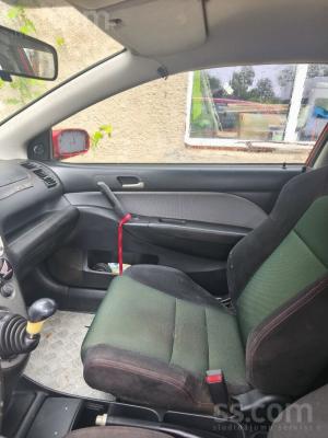 Sarkans Honda Civic 2003 Valka, ar dzinēja tilpumu 1.60 L un nobraukumu 160 tūkst. km par 920 €, foto 10 vietnē AUTOMOTO.COM.LV