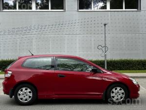 Red Honda Civic 2004 in Riga, with an engine capacity of 1.60 L and mileage of 286 thousand km for 1000 €, photo 5 on AUTOMOTO.COM.LV
