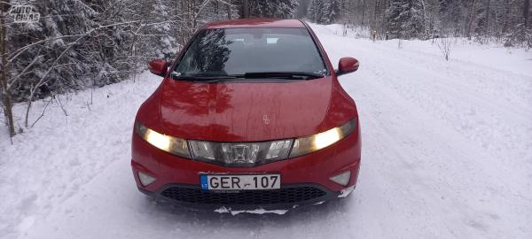 Red Honda Civic 2006 in Vilnius, with an engine capacity of 2.20 L and mileage of 221 thousand km for 1100 €, photo 1 on AUTOMOTO.COM.LV