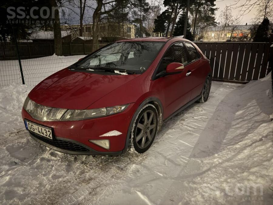 Red Honda Civic 2006 in Ventspils, with an engine capacity of 1.80 L and mileage of 245 thousand km for 1650 €, photo 2 on AUTOMOTO.COM.LV