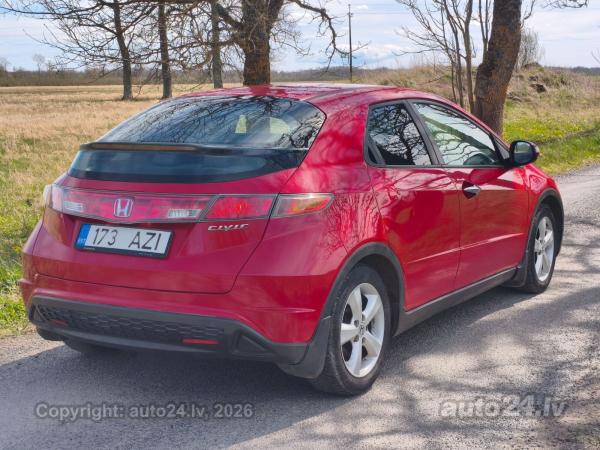 Sarkans Honda Civic 2006 Hāpsalu, ar dzinēja tilpumu 1.30 L un nobraukumu 294 tūkst. km par 1800 €, foto 4 vietnē AUTOMOTO.COM.LV
