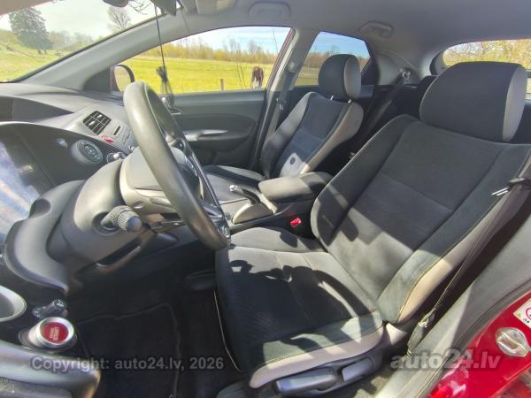 Sarkans Honda Civic 2006 Hāpsalu, ar dzinēja tilpumu 1.30 L un nobraukumu 294 tūkst. km par 1800 €, foto 6 vietnē AUTOMOTO.COM.LV