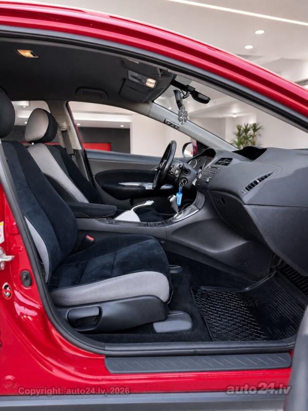 Red Honda Civic 2006 in Tallinn, with an engine capacity of 1.80 L and mileage of 229 thousand km for 1699 €, photo 9 on AUTOMOTO.COM.LV