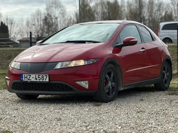Sarkans Honda Civic 2006 Jelgava, ar dzinēja tilpumu 2.20 L un nobraukumu 330 tūkst. km par 1000 €, foto 1 vietnē AUTOMOTO.COM.LV