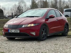 Sarkans Honda Civic 2006 Jelgava, ar dzinēja tilpumu 2.20 L un nobraukumu 330 tūkst. km par 1000 €, foto  vietnē AUTOMOTO.COM.LV