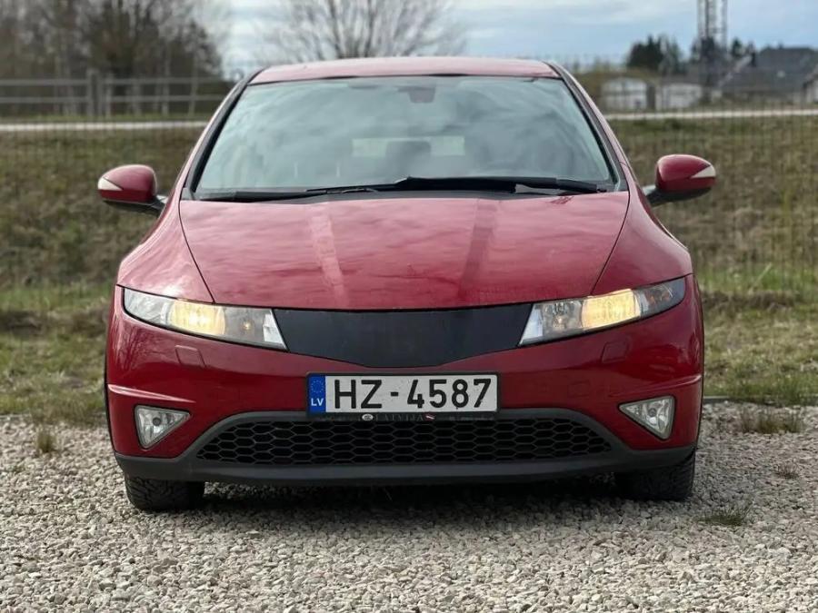 Sarkans Honda Civic 2006 Jelgava, ar dzinēja tilpumu 2.20 L un nobraukumu 330 tūkst. km par 1000 €, foto 3 vietnē AUTOMOTO.COM.LV