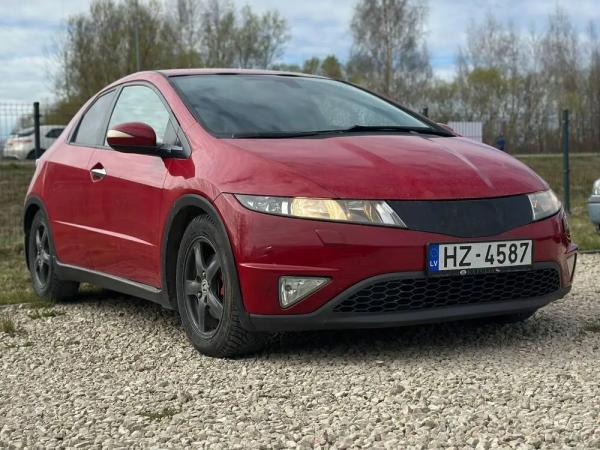 Sarkans Honda Civic 2006 Jelgava, ar dzinēja tilpumu 2.20 L un nobraukumu 330 tūkst. km par 1000 €, foto 3 vietnē AUTOMOTO.COM.LV