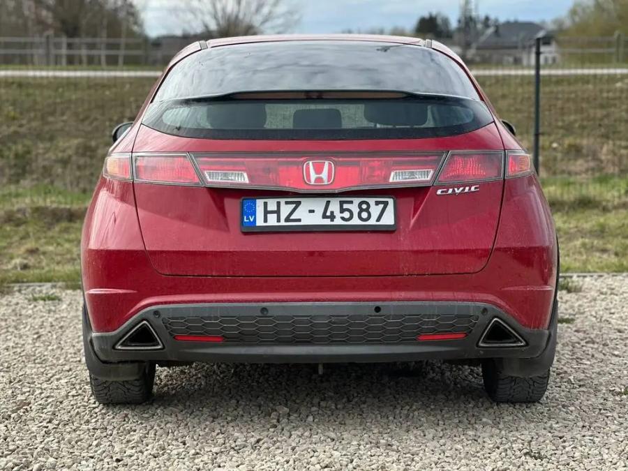 Sarkans Honda Civic 2006 Jelgava, ar dzinēja tilpumu 2.20 L un nobraukumu 330 tūkst. km par 1000 €, foto 6 vietnē AUTOMOTO.COM.LV