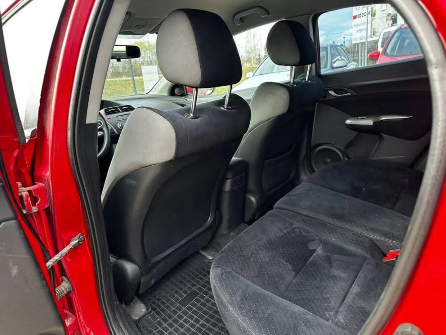 Sarkans Honda Civic 2006 Jelgava, ar dzinēja tilpumu 2.20 L un nobraukumu 330 tūkst. km par 1000 €, foto 12 vietnē AUTOMOTO.COM.LV