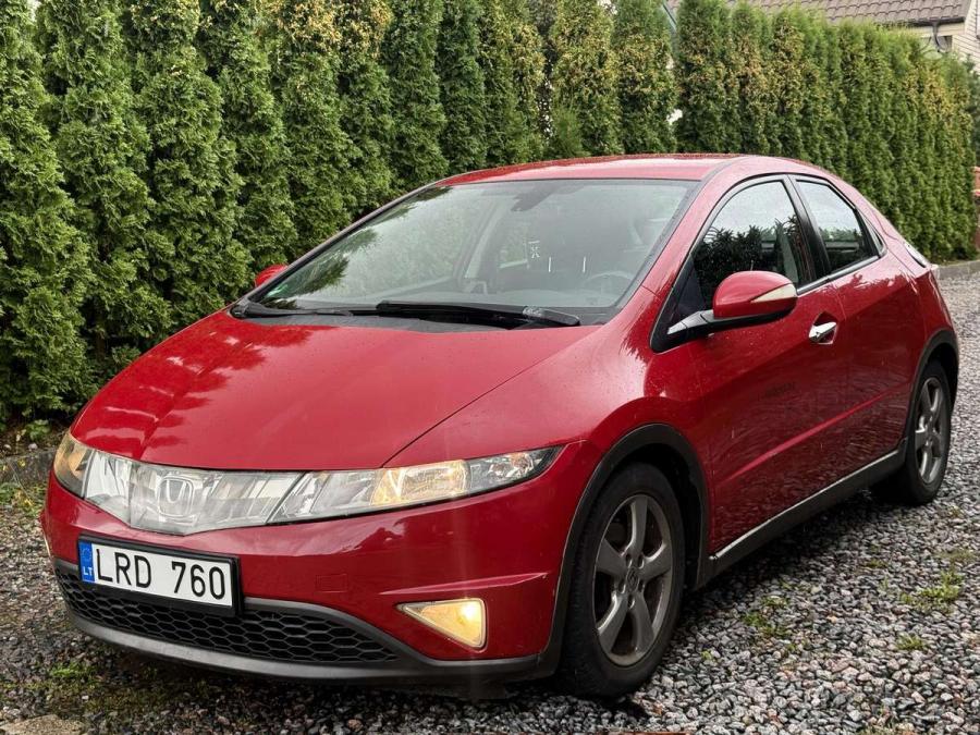 Sarkans Honda Civic 2006 Klaipėda, ar dzinēja tilpumu 1.40 L un nobraukumu 181 tūkst. km par 1480 €, foto 1 vietnē AUTOMOTO.COM.LV