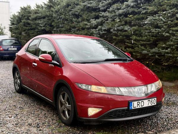 Red Honda Civic 2006 in Klaipeda, with an engine capacity of 1.40 L and mileage of 181 thousand km for 1480 €, photo 3 on AUTOMOTO.COM.LV