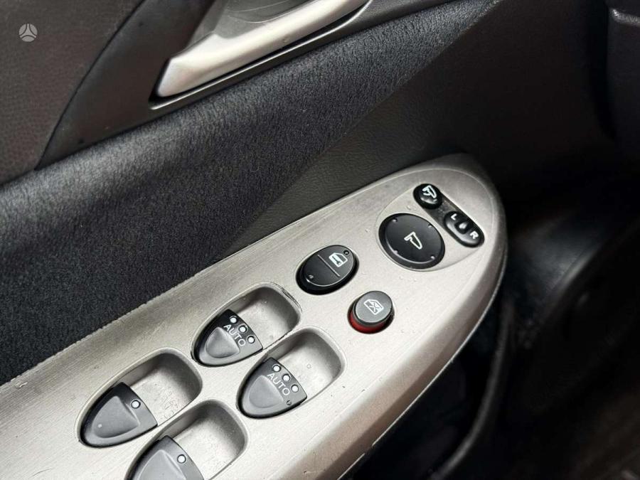 Sarkans Honda Civic 2006 Klaipėda, ar dzinēja tilpumu 1.40 L un nobraukumu 181 tūkst. km par 1480 €, foto 10 vietnē AUTOMOTO.COM.LV