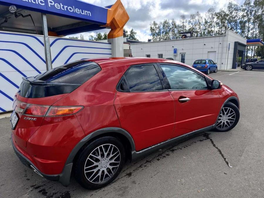 Sarkans Honda Civic 2006 Viļņa, ar dzinēja tilpumu 1.80 L un nobraukumu 205 tūkst. km par 750 €, foto 7 vietnē AUTOMOTO.COM.LV