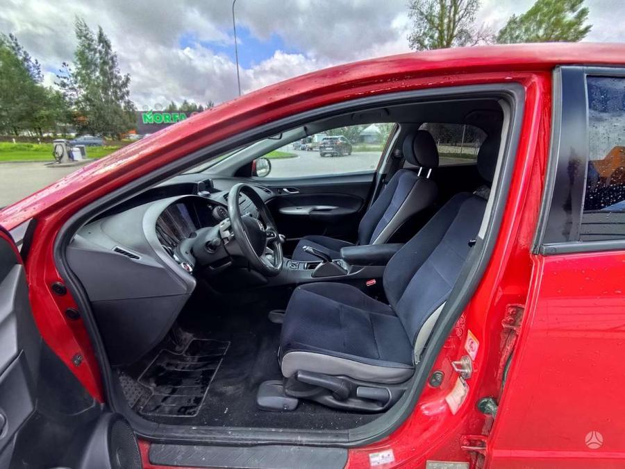 Sarkans Honda Civic 2006 Viļņa, ar dzinēja tilpumu 1.80 L un nobraukumu 205 tūkst. km par 750 €, foto 15 vietnē AUTOMOTO.COM.LV
