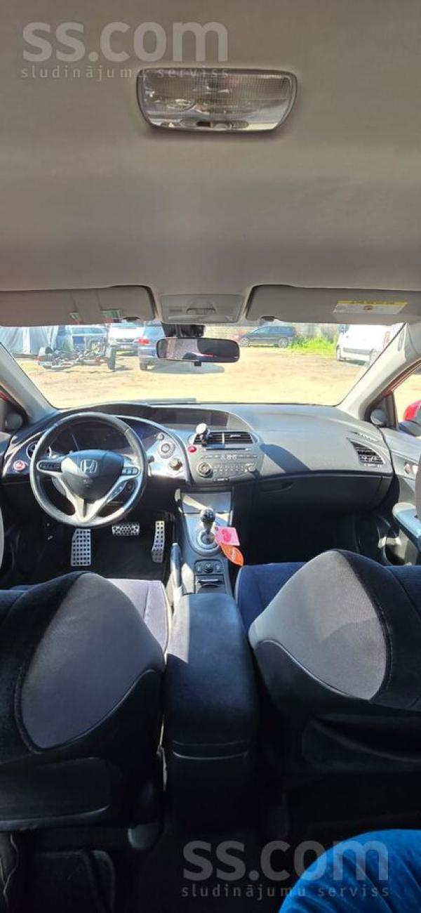 Красный Хонда Цивик 2007 в Рига, объемом двигателя 1.80 л и пробегом 202 тыс. км за 2000 €, фото 5 на AUTOMOTO.COM.LV