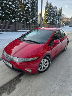 Red Honda Civic 2007 in Vilnius, with an engine capacity of 1.80 L and mileage of 215 thousand km for 2850 €, photo 13 on AUTOMOTO.COM.LV