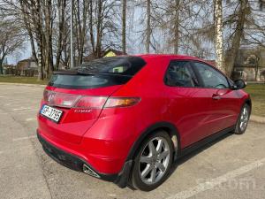 Red Honda Civic 2007 in Riga, with an engine capacity of 1.80 L and mileage of 304 thousand km for 1950 €, photo 4 on AUTOMOTO.COM.LV