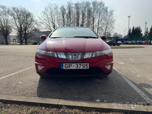 Red Honda Civic 2007 in Riga, with an engine capacity of 1.80 L and mileage of 304 thousand km for 1950 €, photo 6 on AUTOMOTO.COM.LV
