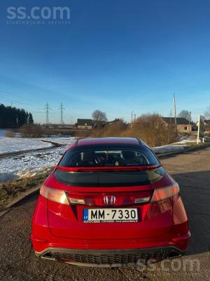 Red Honda Civic 2007 in Daugavpils, with an engine capacity of 1.80 L and mileage of 297 thousand km for 2900 €, photo 6 on AUTOMOTO.COM.LV