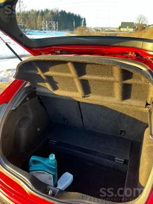 Red Honda Civic 2007 in Daugavpils, with an engine capacity of 1.80 L and mileage of 297 thousand km for 2900 €, photo 8 on AUTOMOTO.COM.LV