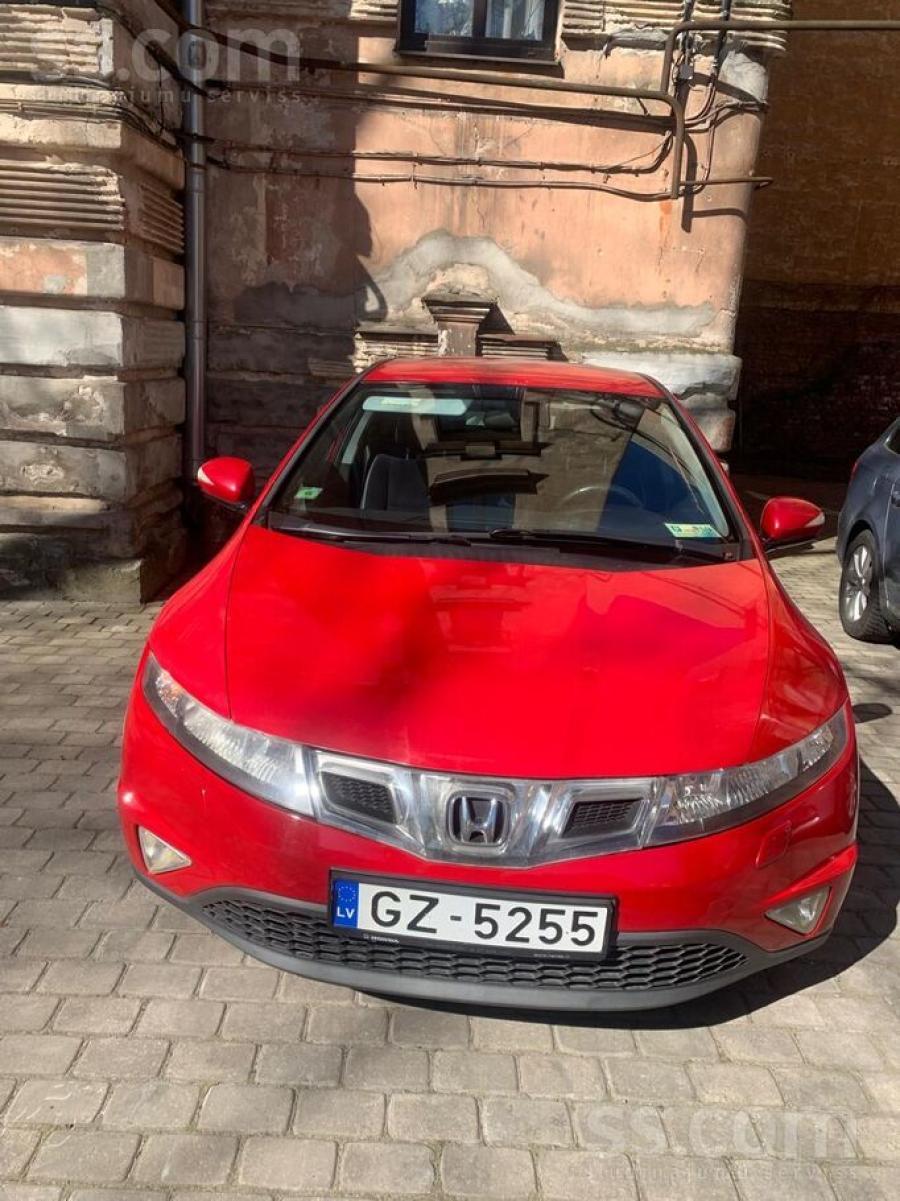 Red Honda Civic 2007 in Riga, with an engine capacity of 1.80 L and mileage of 208 thousand km for 3600 €, photo 3 on AUTOMOTO.COM.LV