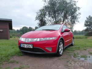 Красный Хонда Цивик 2007 в Рига, объемом двигателя 1.80 л и пробегом 274 тыс. км за 1100 €, фото  на AUTOMOTO.COM.LV