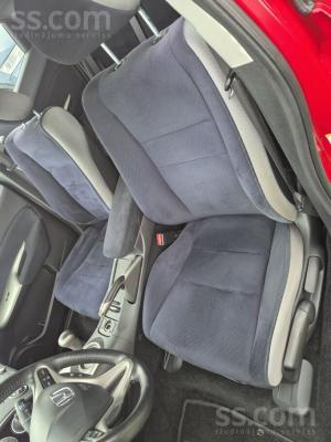 Sarkans Honda Civic 2007 Liepāja, ar dzinēja tilpumu 2.20 L un nobraukumu 287 tūkst. km par 3700 €, foto 12 vietnē AUTOMOTO.COM.LV