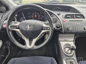 Sarkans Honda Civic 2007 Liepāja, ar dzinēja tilpumu 2.20 L un nobraukumu 287 tūkst. km par 3700 €, foto 15 vietnē AUTOMOTO.COM.LV