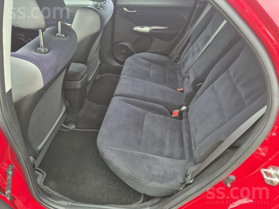 Sarkans Honda Civic 2007 Liepāja, ar dzinēja tilpumu 2.20 L un nobraukumu 287 tūkst. km par 3700 €, foto 16 vietnē AUTOMOTO.COM.LV