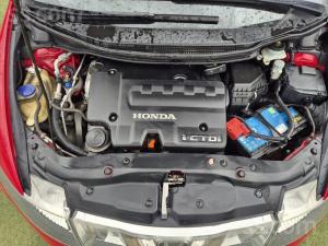 Sarkans Honda Civic 2007 Liepāja, ar dzinēja tilpumu 2.20 L un nobraukumu 287 tūkst. km par 3700 €, foto 20 vietnē AUTOMOTO.COM.LV