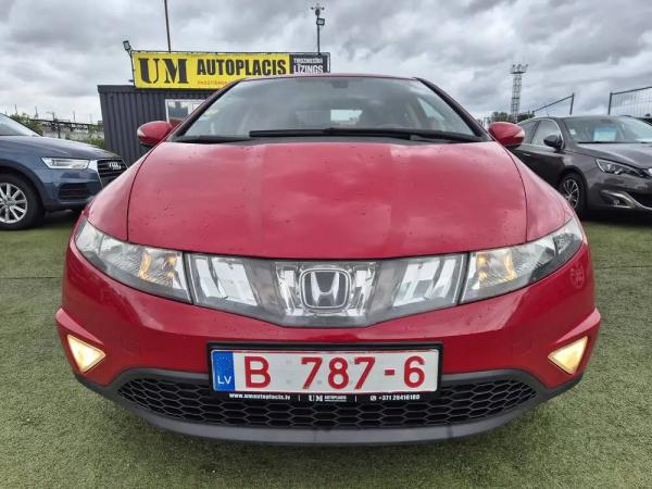 Red Honda Civic 2007 in Liepaja, with an engine capacity of 2.20 L and mileage of 287 thousand km for 3700 €, photo 3 on AUTOMOTO.COM.LV