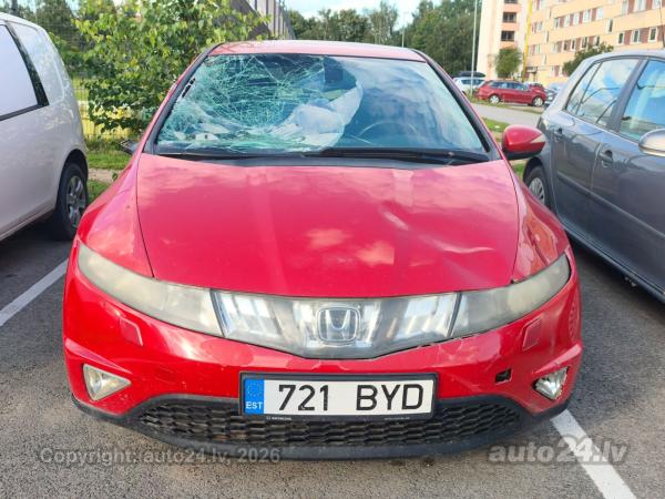 Красный Хонда Цивик 2007 в Тарту, объемом двигателя 1.80 л и пробегом 225 тыс. км за 999 €, фото 4 на AUTOMOTO.COM.LV
