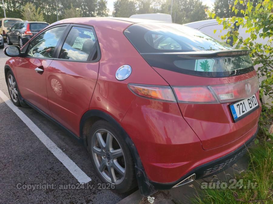 Red Honda Civic 2007 in Tartu, with an engine capacity of 1.80 L and mileage of 225 thousand km for 999 €, photo 8 on AUTOMOTO.COM.LV