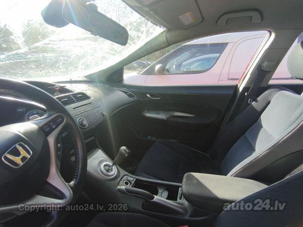 Красный Хонда Цивик 2007 в Тарту, объемом двигателя 1.80 л и пробегом 225 тыс. км за 999 €, фото 9 на AUTOMOTO.COM.LV