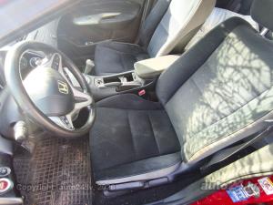 Red Honda Civic 2007 in Tartu, with an engine capacity of 1.80 L and mileage of 225 thousand km for 999 €, photo 11 on AUTOMOTO.COM.LV