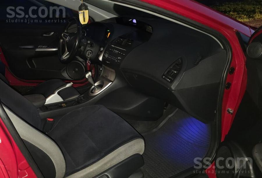 Sarkans Honda Civic 2007 Daugavpils, ar dzinēja tilpumu 1.80 L un nobraukumu 298 tūkst. km par 2750 €, foto 8 vietnē AUTOMOTO.COM.LV