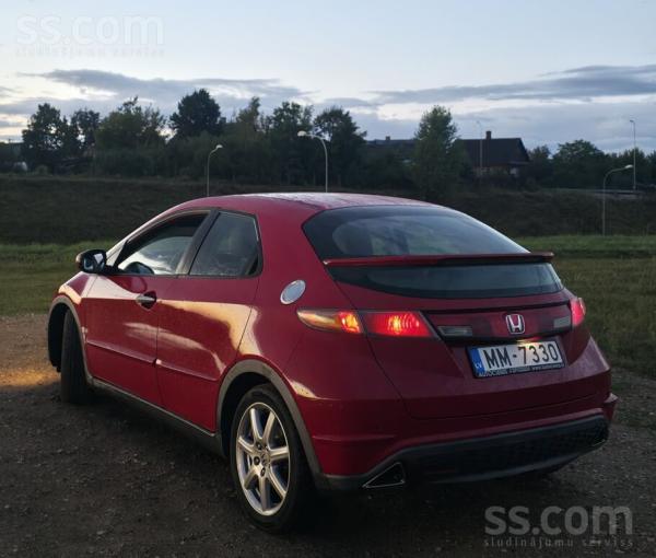 Sarkans Honda Civic 2007 Daugavpils, ar dzinēja tilpumu 1.80 L un nobraukumu 298 tūkst. km par 2750 €, foto 3 vietnē AUTOMOTO.COM.LV