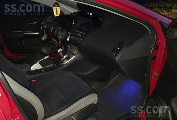Sarkans Honda Civic 2007 Daugavpils, ar dzinēja tilpumu 1.80 L un nobraukumu 298 tūkst. km par 2750 €, foto 8 vietnē AUTOMOTO.COM.LV