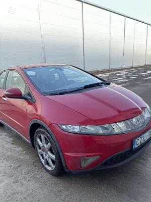 Red Honda Civic 2007 in Kaunas, with an engine capacity of 1.80 L and mileage of 300 thousand km for 1700 €, photo 3 on AUTOMOTO.COM.LV