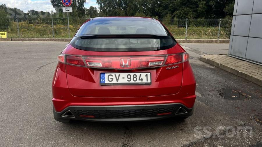 Sarkans Honda Civic 2007 Rīga, ar dzinēja tilpumu 1.80 L un nobraukumu 146 tūkst. km par 2800 €, foto 4 vietnē AUTOMOTO.COM.LV